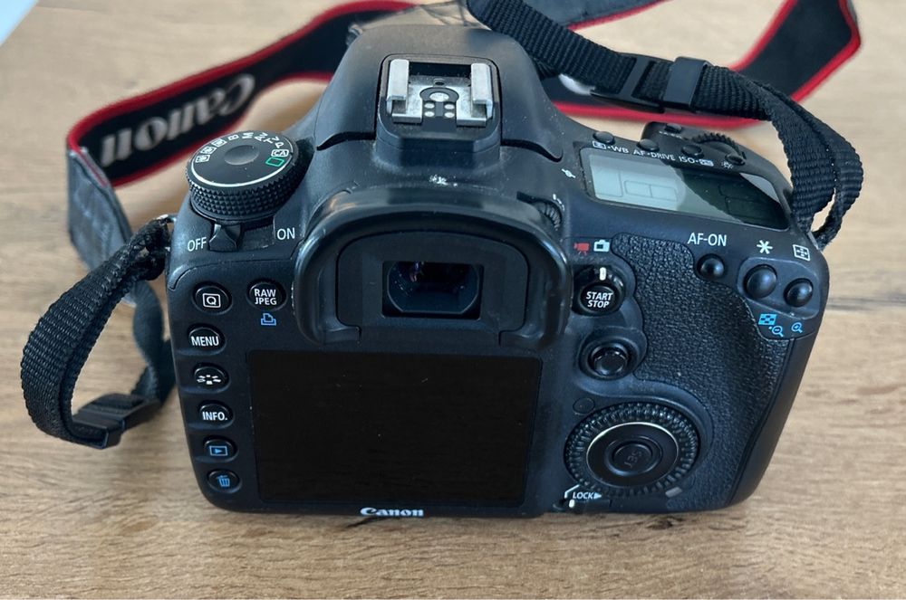 Canon EOS 7D + 2 obiettivi + caricabatteria | Kaufen auf Ricardo