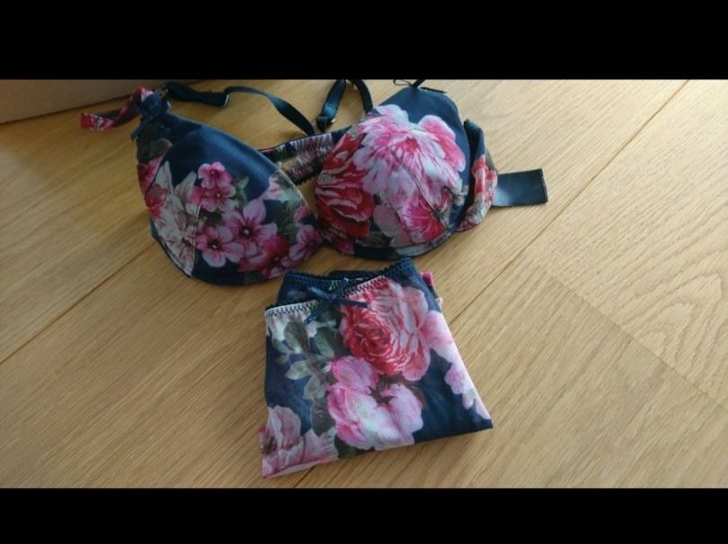 Kleiderpacket Unterwäsche Packungs größe S, 75A | Kaufen auf Ricardo