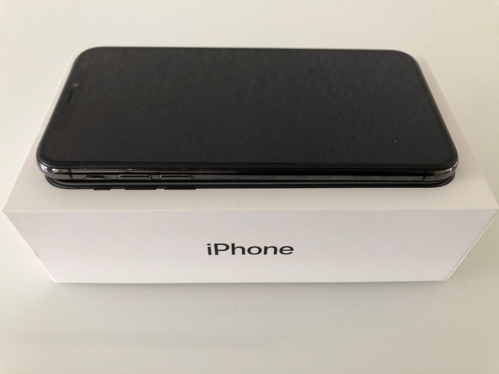 Iphone Xs Space Grey 64 GB mit Glasschaden an der Rückwand (D'occasion) à Niederglatt ZH pour ...