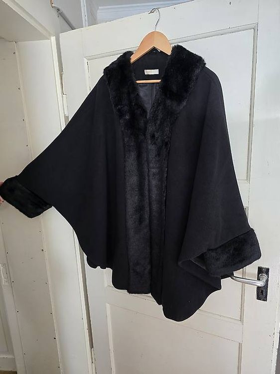 Poncho von Judith Williams (Gebraucht) in Diesbach GL für CHF 35 – nur ...