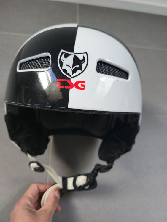 Stylish Ski Helmet DG, Black/White (Gebraucht) in Obfelden für CHF 20 ...