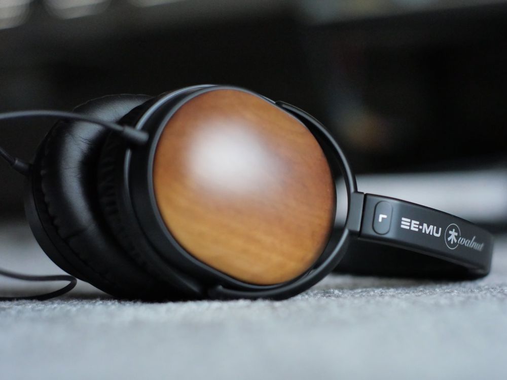 E-MU Walnut Black | Kaufen auf Ricardo