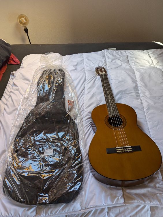 Yamaha Konzertgitarre mit Hülle - kaputte Saite (Defekt) in Niederbipp ...