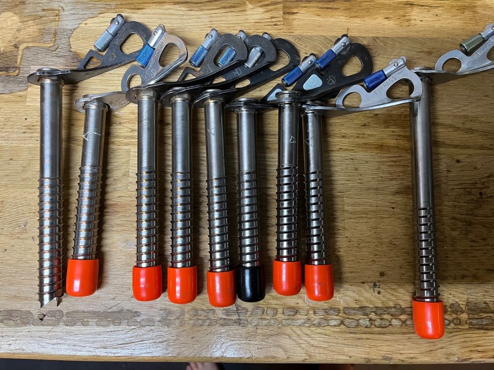 Black Diamond Express Ice Screw (Gebraucht) in Heiligkreuz (Mels) für CHF 294 – mit Lieferung ...