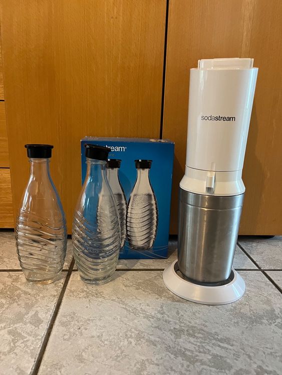 Sodastream Cristal Sprudler inkl. 4 Flaschen (Defekt) in Münsingen für ...