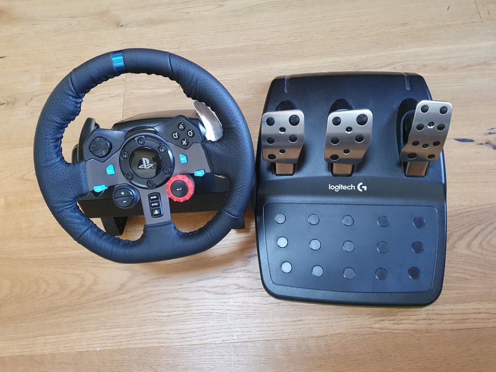 PS4, Lenkrad, Gaspedal, 3 Controller, Games, Playstation TV (Gebraucht) in Greifensee für CHF ...