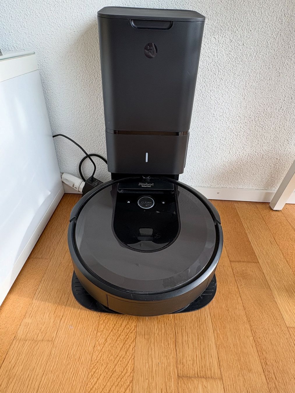 iRobot Roomba i7 mit Clean Base | Viel Zubehör | Top Zustand (Gebraucht ...