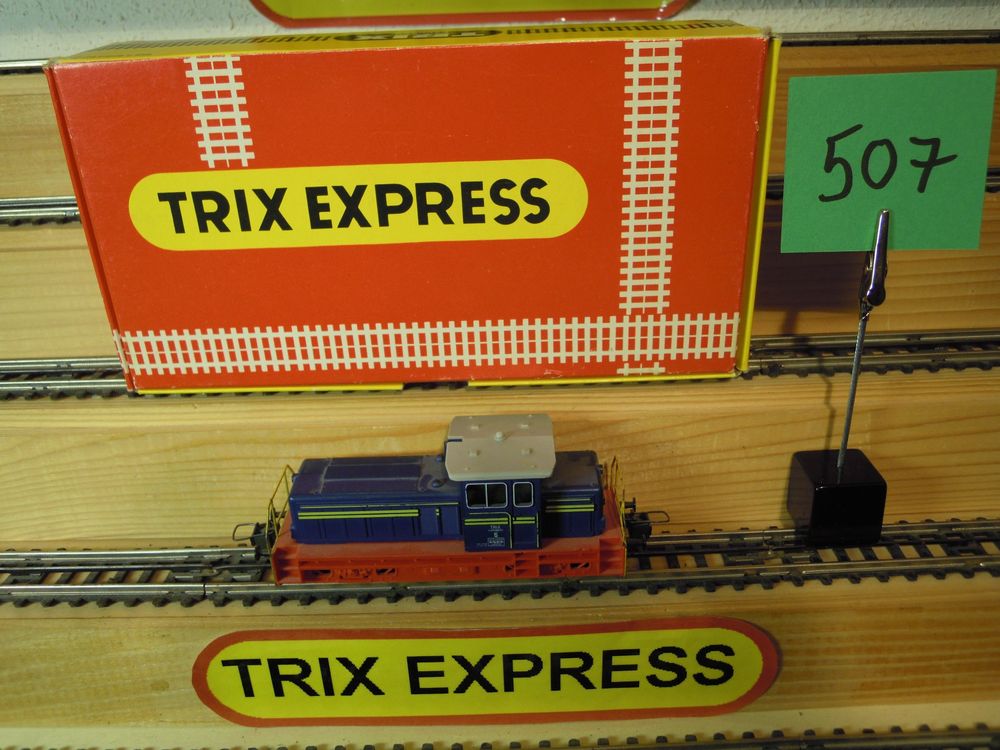 Trix Express Industrie Diesel Lok TE 2258 blau mit Stern | Kaufen auf ...