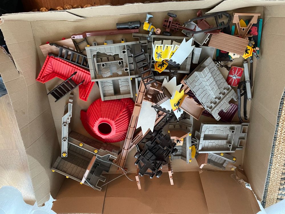 ZWEI!! PLAYMOBIL 4865 Grose Löwenritterburg & noch eine ande | Kaufen ...