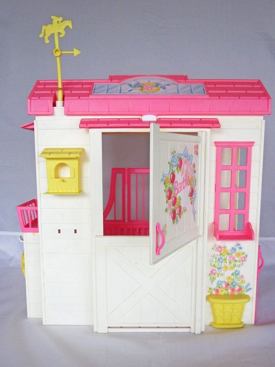 Barbie Stall Barbie Pferd und Zubehör (Gebraucht) in Brunnen für CHF 18 ...