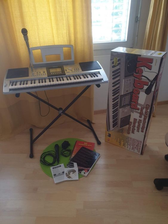 C.Giant keyboard 61 key bass boss system (Gebraucht) in Neuhausen für ...