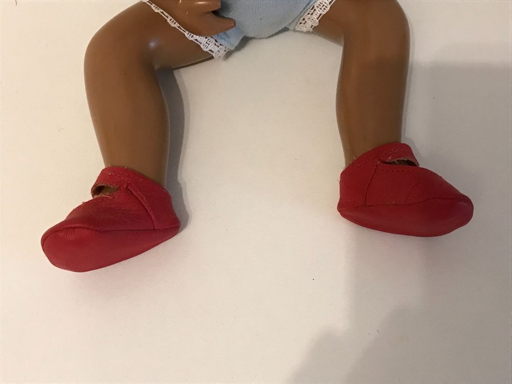 Für die kleine Sasha Puppenschuhe (Gebraucht) in Siebnen für CHF 22 – mit Lieferung auf Ricardo ...