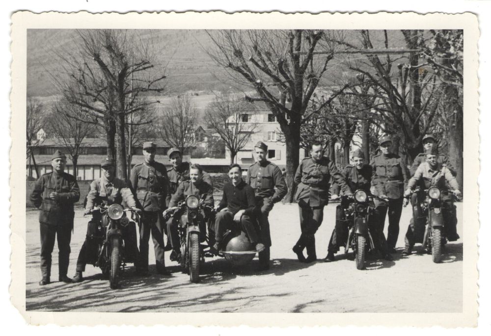 Private Foto mit milit. Motorräder / Seitenwagen (keine AK!) | Kaufen auf Ricardo