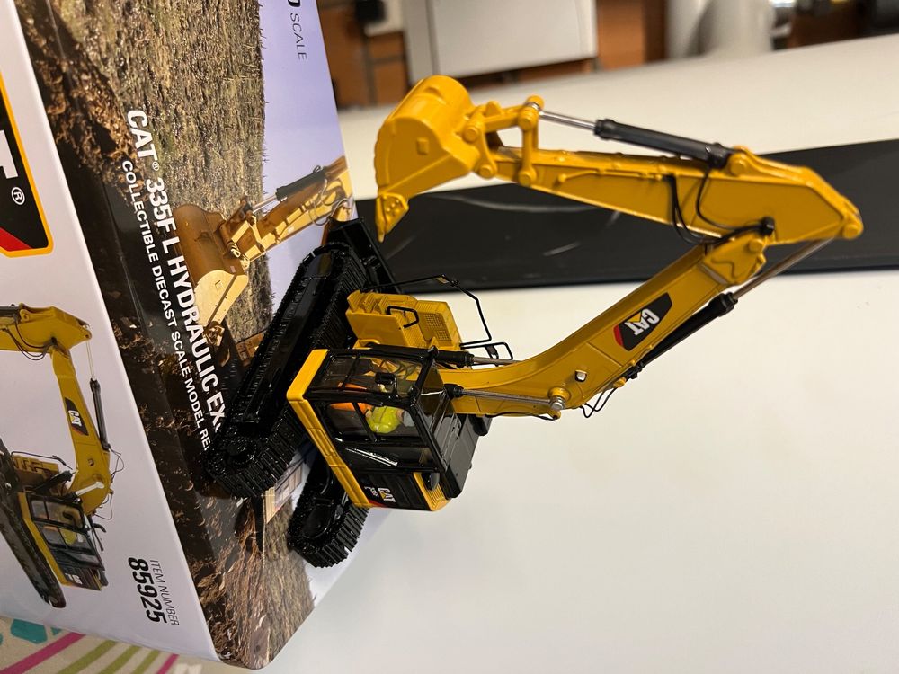 Cat 335F 1:50 | Kaufen auf Ricardo