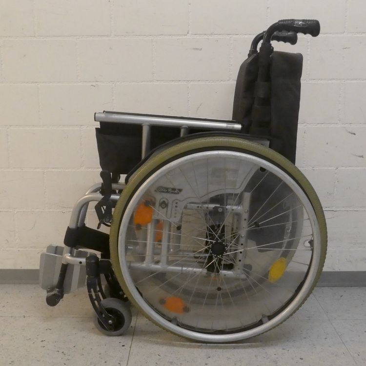 Aktivrollstuhl Otto Bock, SB 38 cm, nur CHF 169 (Gebraucht) in Lengnau für CHF 169 – mit ...