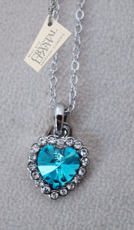 Kette mit Swarovski Crystal Herz Aquamarine (Neu und originalverpackt) in Dagmersellen für CHF ...
