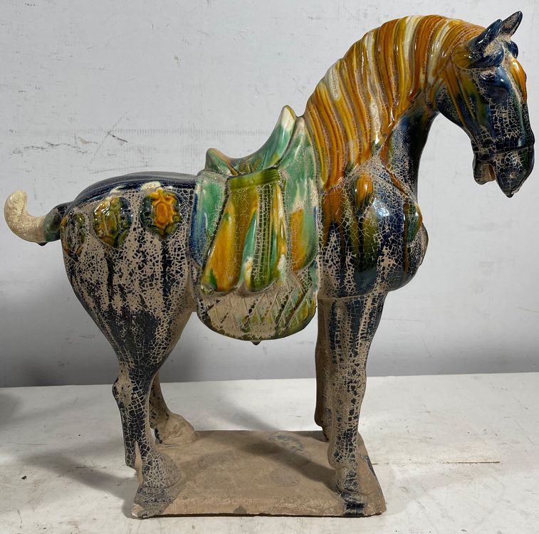 Grosse Asiatische Terracotta Pferd Skulptur (Gebraucht) in Root für CHF 220 – mit Lieferung auf ...