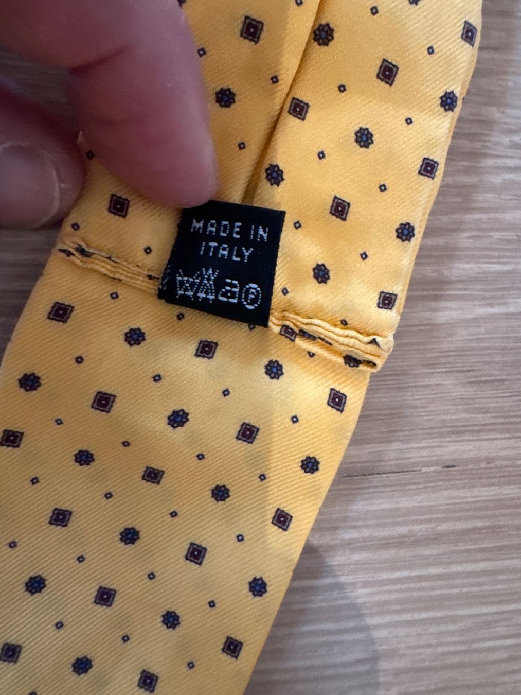 Italienische Seidenkrawatte–Made in Italy –Gelb mit Muster (Gebraucht ...