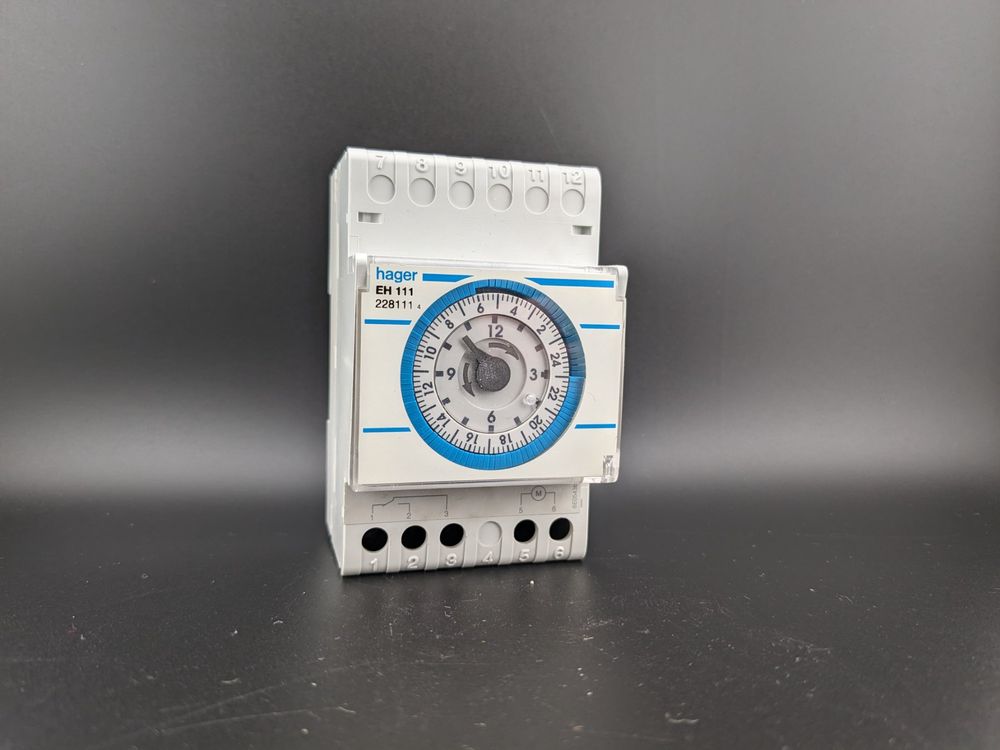 Hager EH 111 EH111 (228111) Zeitschaltuhr | Kaufen auf Ricardo