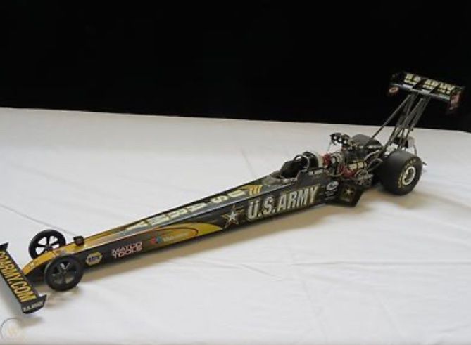 Tony Schumacher Top Fuel Dragster US Army 1:16 - 65cm lang!! | Kaufen ...