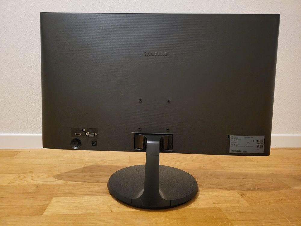 Samsung Monitor – 27" Flat – 1920x1080p – S27F354FHU | Kaufen auf Ricardo