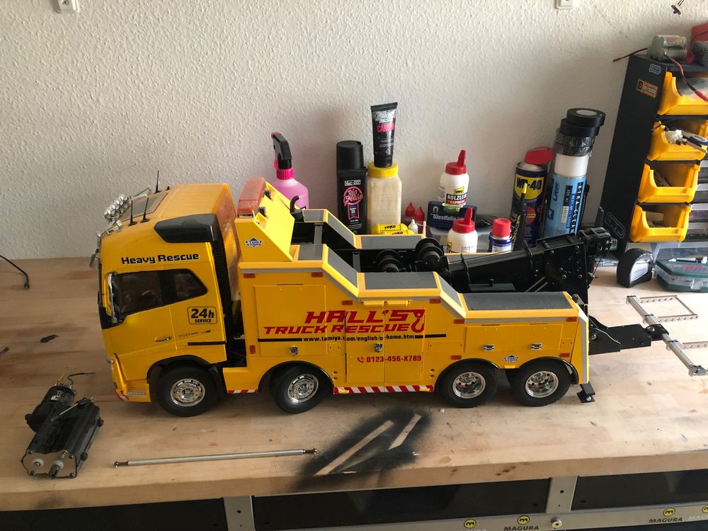 Tamiya Abschleppwagen Volvo FH16 (Gebraucht) in Zürich für CHF 500 – nur Abholung auf Ricardo kaufen