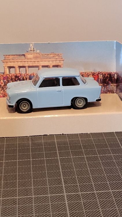 Trabant ... Der Trabi (Neu und originalverpackt) in Chézard-St-Martin ...