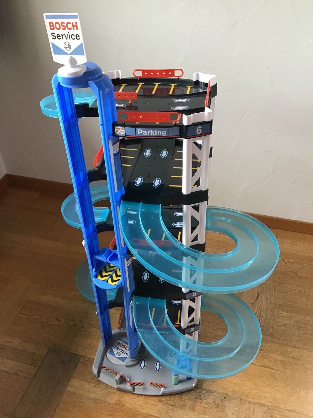 Parkhaus Bosch Service mit 6 Etagen, Kurven und Lift (Gebraucht) in Rüti ZH für CHF 10 – mit ...