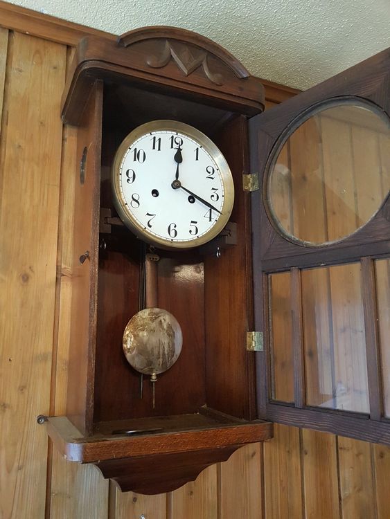 Antike Wandpendeluhr von 1933 (Gebraucht) in Luzern für CHF 50 – mit ...