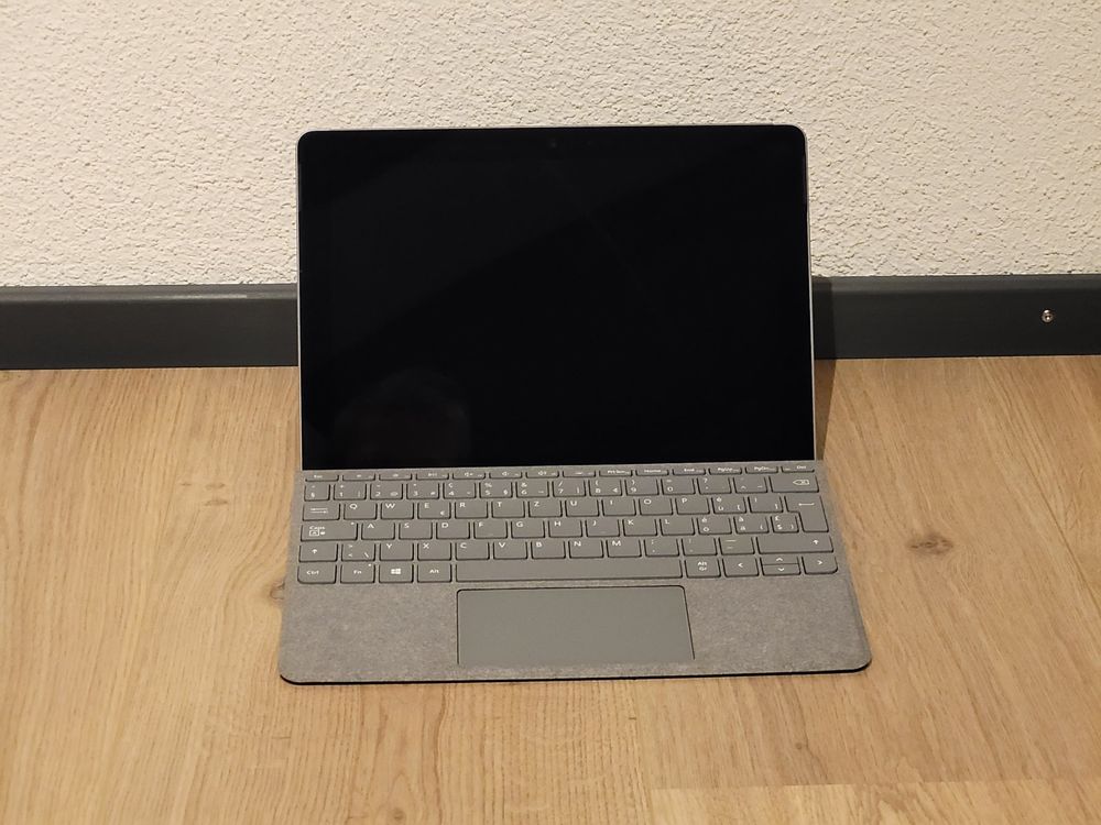 Tablet & Notebook Surface Go Gen1 / 128 GB SSD / 8 GB | Kaufen auf Ricardo