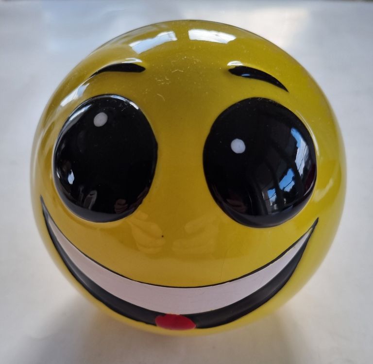 Lustige Spardose Smiley 😁💛 Top! (Gebraucht) in Opfikon für CHF 6 – mit ...