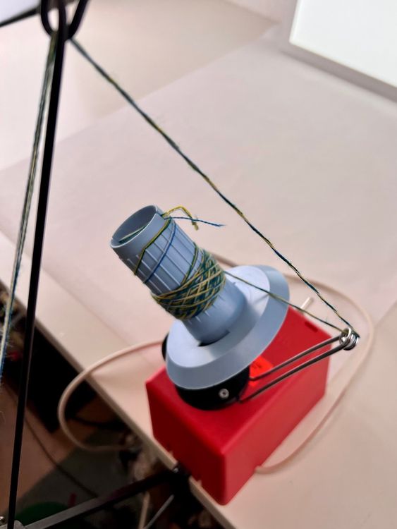 Elektrischer Wollwickler Twister Wool Winder (Gebraucht) in Plons für ...