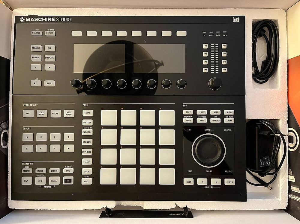 Native Instrument Maschine Studio (Neuwertig) (Gebraucht) in Zürich für ...