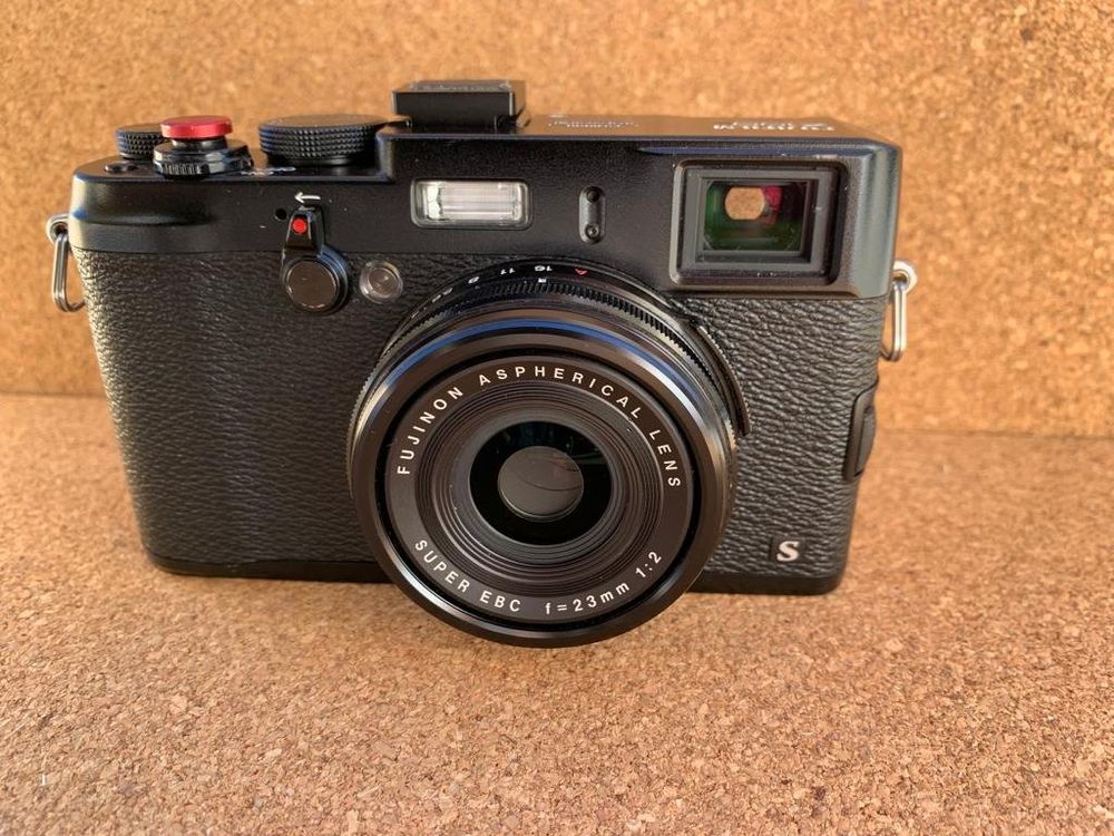 Fuji X100S / Fujifilm X100S - 23mm f/2 ASPH, 16MP DX Sensor (Gebraucht ...