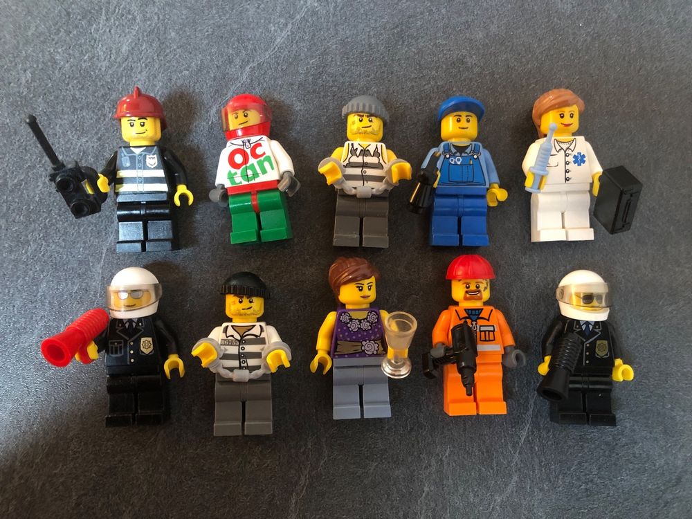 Lego de 10 figurines Lego complètes lot 2 (D'occasion) à Fully pour CHF ...
