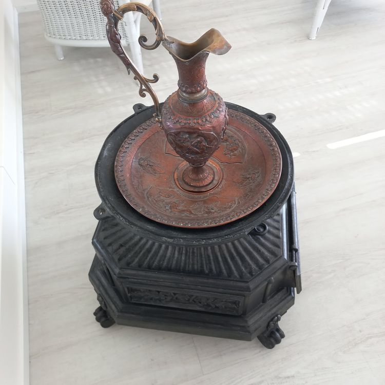 Ancien four en fonte (D'occasion) à Blonay pour CHF 90 – retrait ...