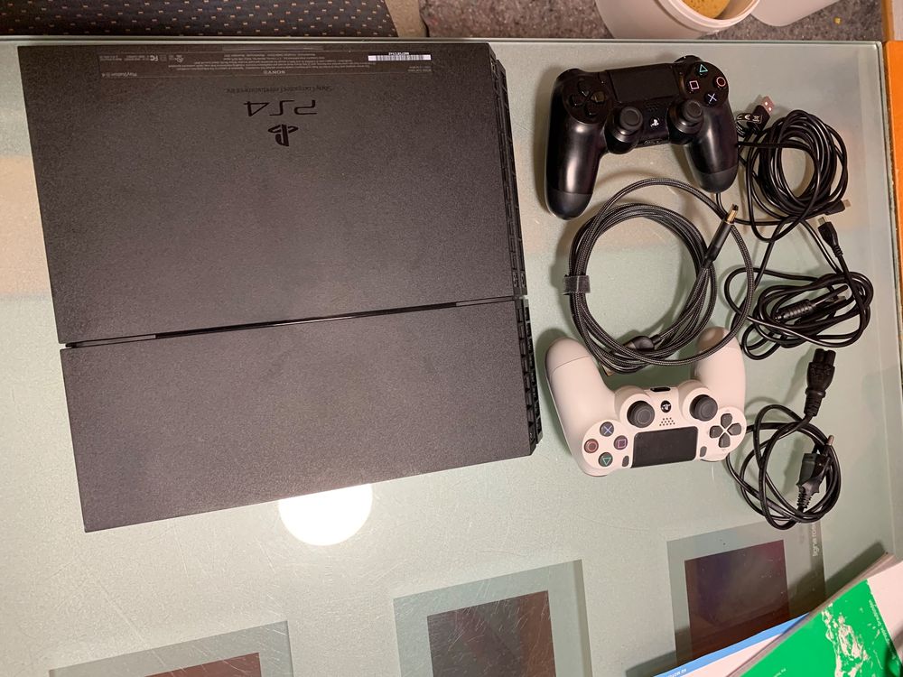 Console de jeux SONY PS4 (Gebraucht) in Yverdon-Les-Bains für CHF 130 ...