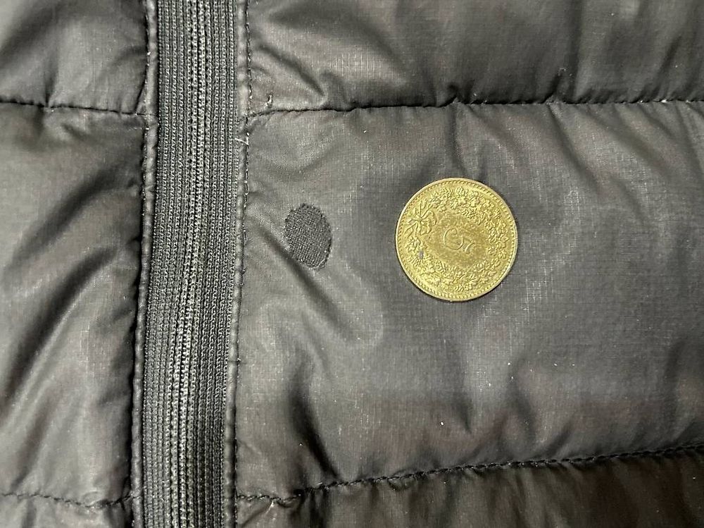 Arcteryx Cerium Hoody Daunenjacke (M, repariert) (Gebraucht) in Chur ...