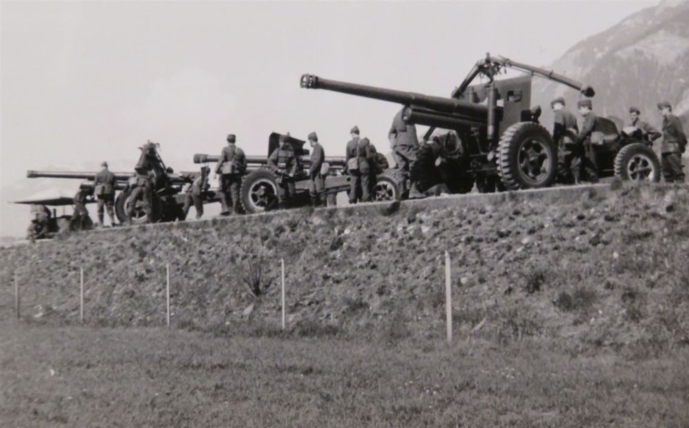 Fotos 8x schwere Haubitzen 15cm, um 1970 (Gebraucht) in Oberriet SG für ...