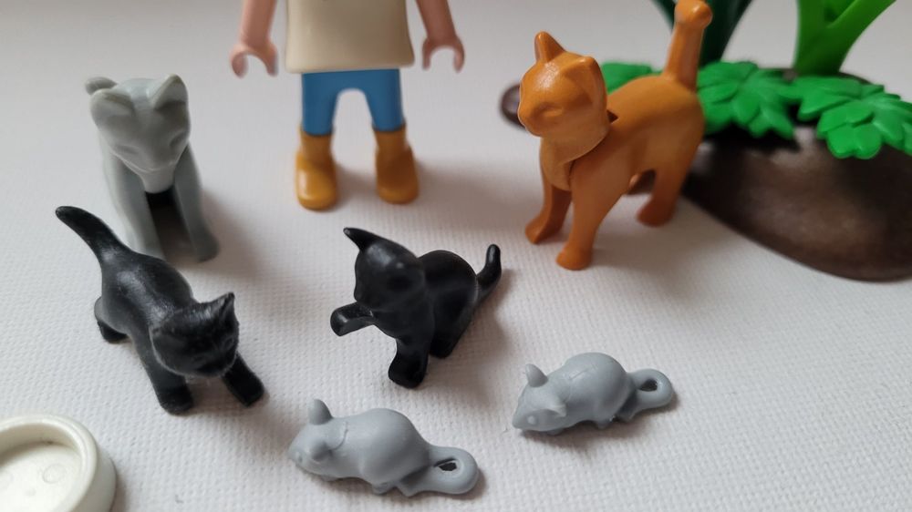 MÄDCHEN MIT KATZEN – PLAYMOBIL 4493 (Gebraucht) in für CHF 5.8 – mit ...
