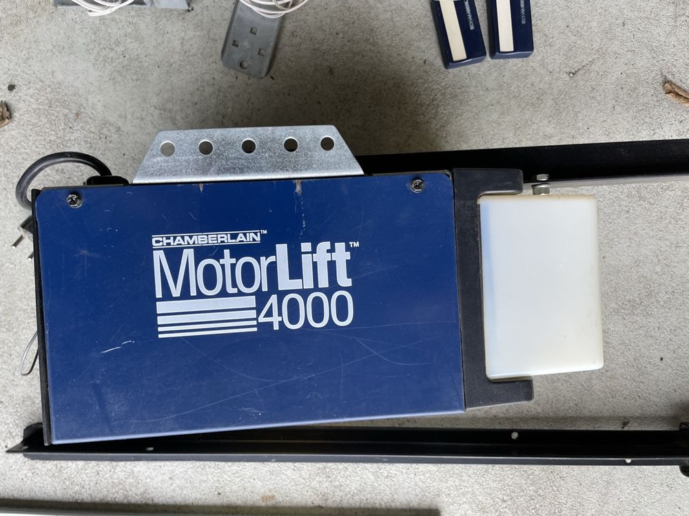 Chamberlain Garagentorantrieb Motorlift 4000 (Gebraucht) in für CHF 37 ...