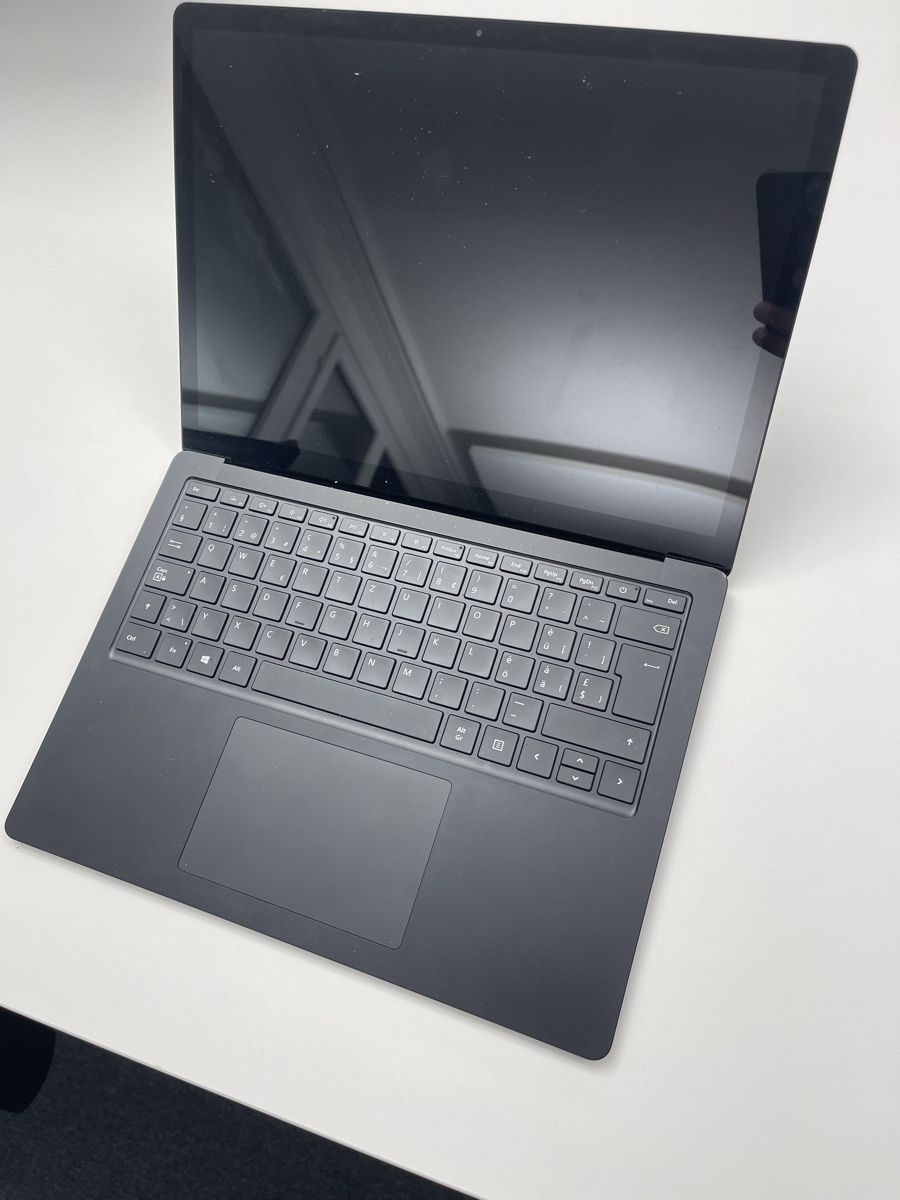 Top Surface Laptop 8 GB/ 256 GB, schwarz (Gebraucht) in Horgen für CHF ...