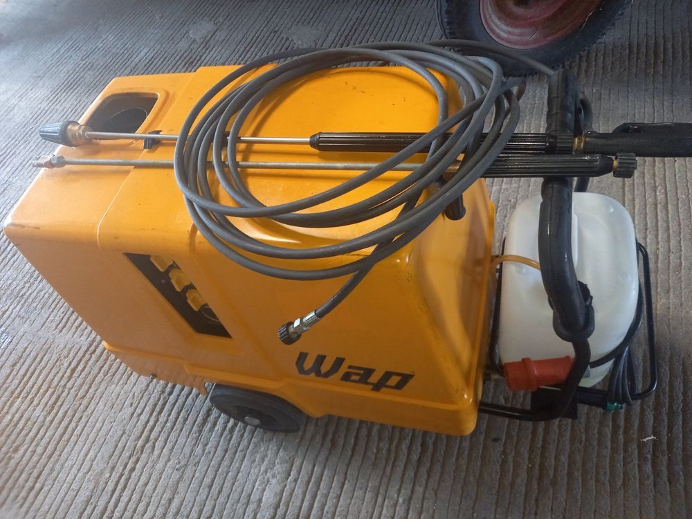 Wap Hochdruckreiniger Heiswasser mit 2 Düsen (Gebraucht) in Bilten für CHF 850 – nur Abholung ...