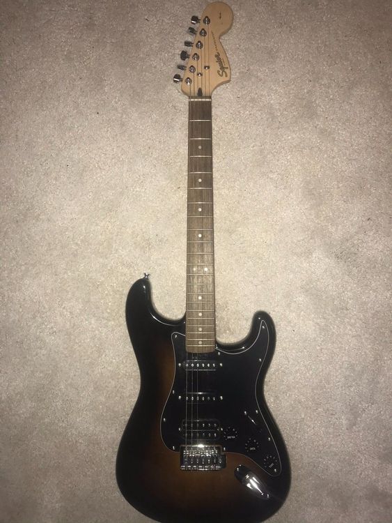Fender Squier Stratosphere +Lautsprecher | Kaufen auf Ricardo