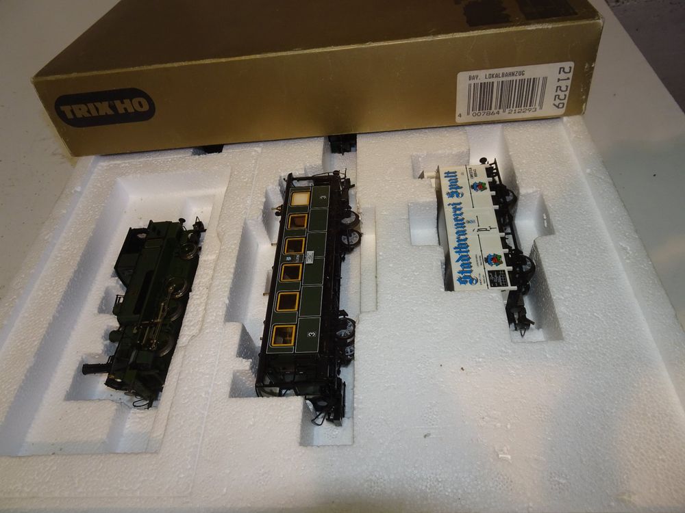 Trix Bay. Lokalbahnzug Lokomotive Wagen HO 21229 (Gebraucht) in für CHF ...