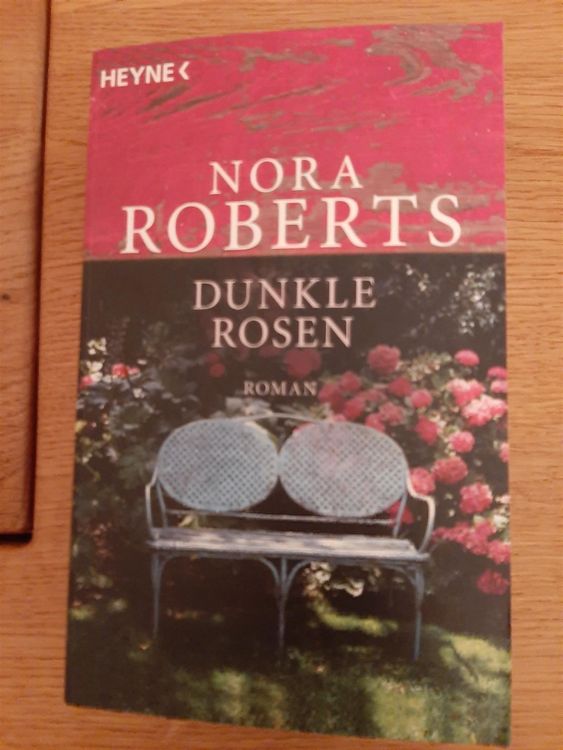 Nora Roberts Dunkle Rosen (Garten-Eden) (Gebraucht) in Affoltern am ...