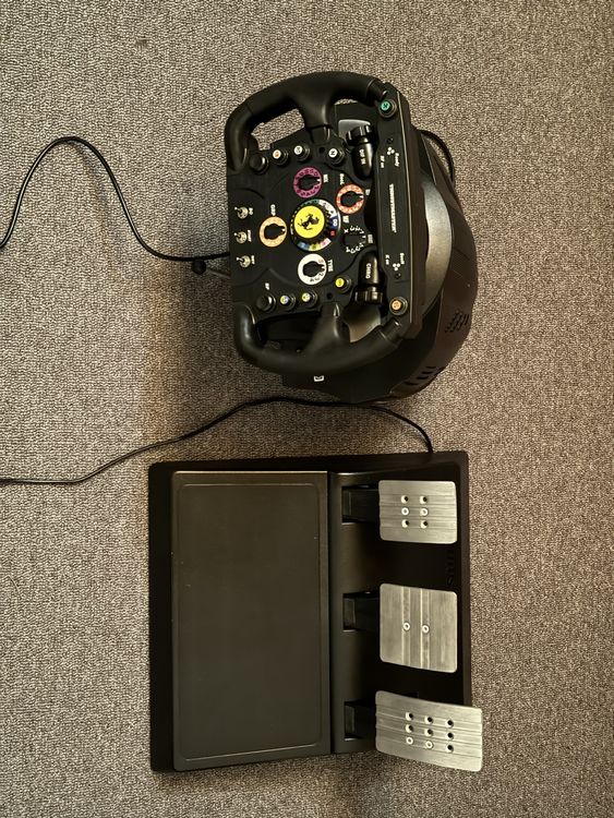 Thrustmaster T300 RS GT-Edition + Ferrari F1 Wheel Add-On (Neu (gemäss ...