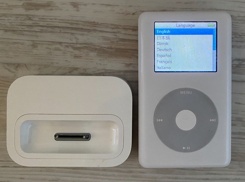iPod 4th Gen. mit Dock / 20 GB / !!DEFEKT: click wheel !! (Defekt) in ...