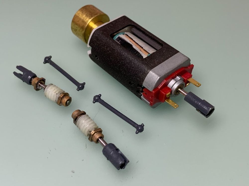 ROCO MOTOR SNCF BB 7300 inkl. Kardanwelle, Zahnräder, .. (Gebraucht) in ...