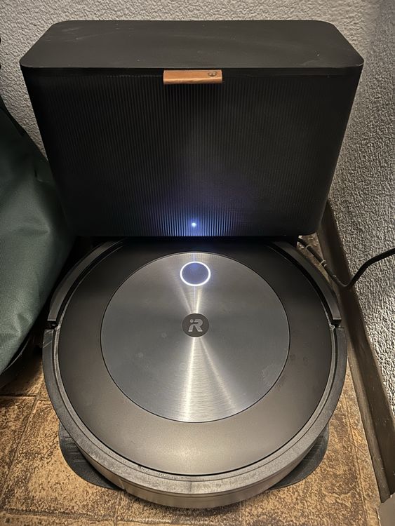 Robot Vacuum iRobot Roomba j7+ (smart camera) mit Station | Kaufen auf ...